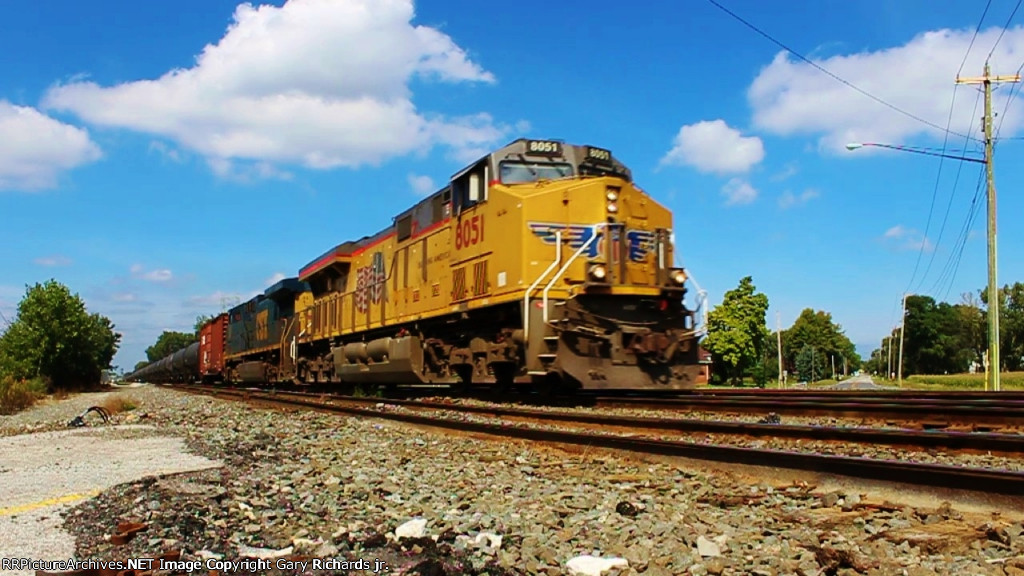 UP 8051 & CSX 43